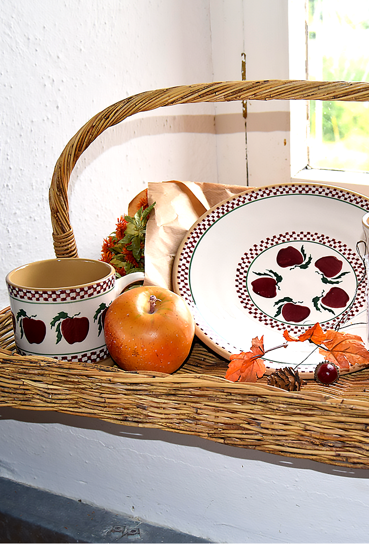 Nicholas Mosse Handcrafted Irish Table and Giftware Pottery